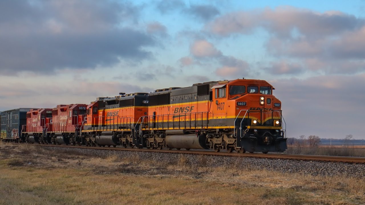 BNSF 4131 & 1407 outside of Lowder, Illinois, 12/18/24. - YouTube