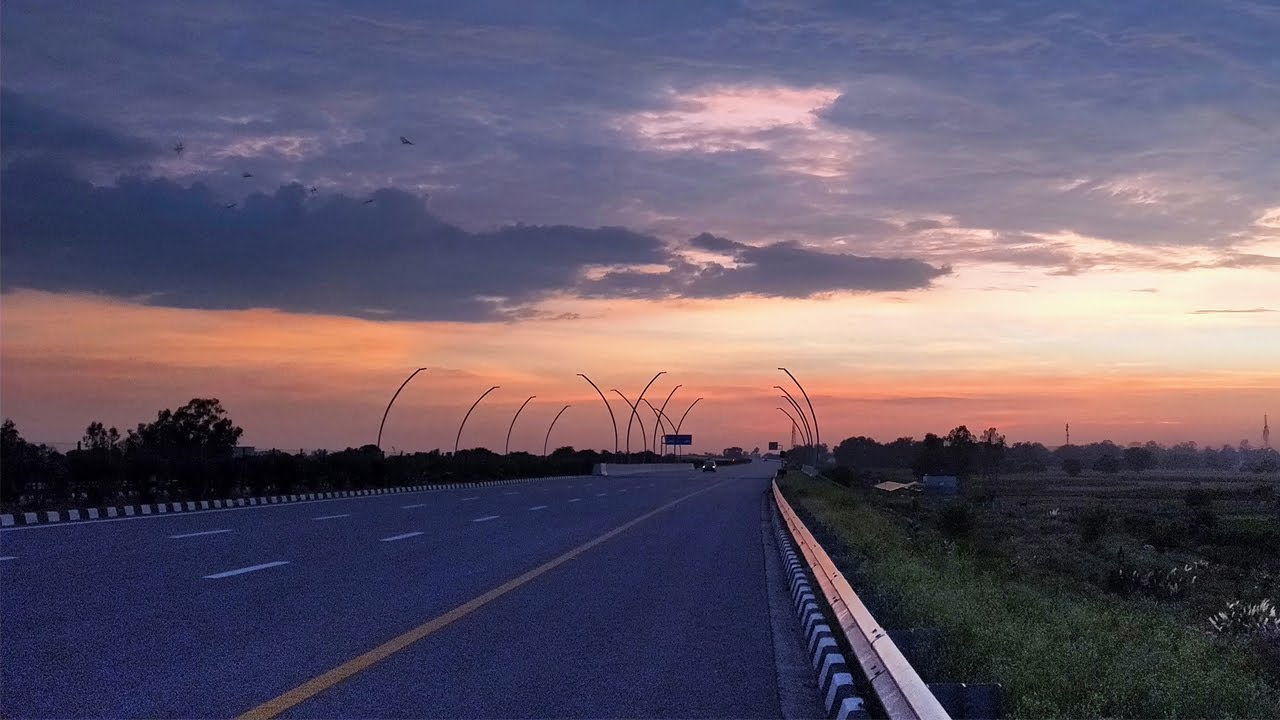 Agra-Lucknow Expressway | Driving smoothly at the speed of 120 km/h ...