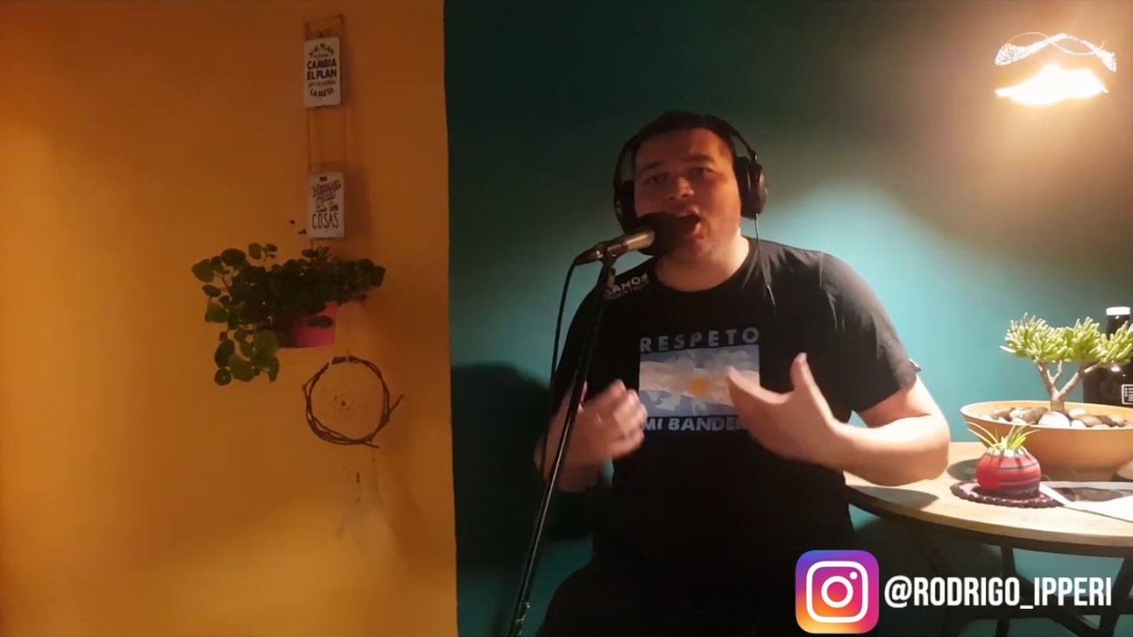 Barro tal vez - Luis Alberto Spinetta - voz en vivo - YouTube