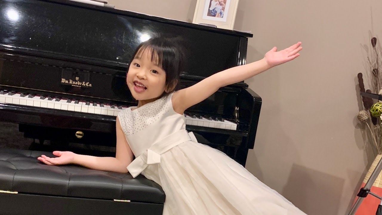 Sitong Chen (Age 4) Plays Suzuki Piano Book 1 - YouTube