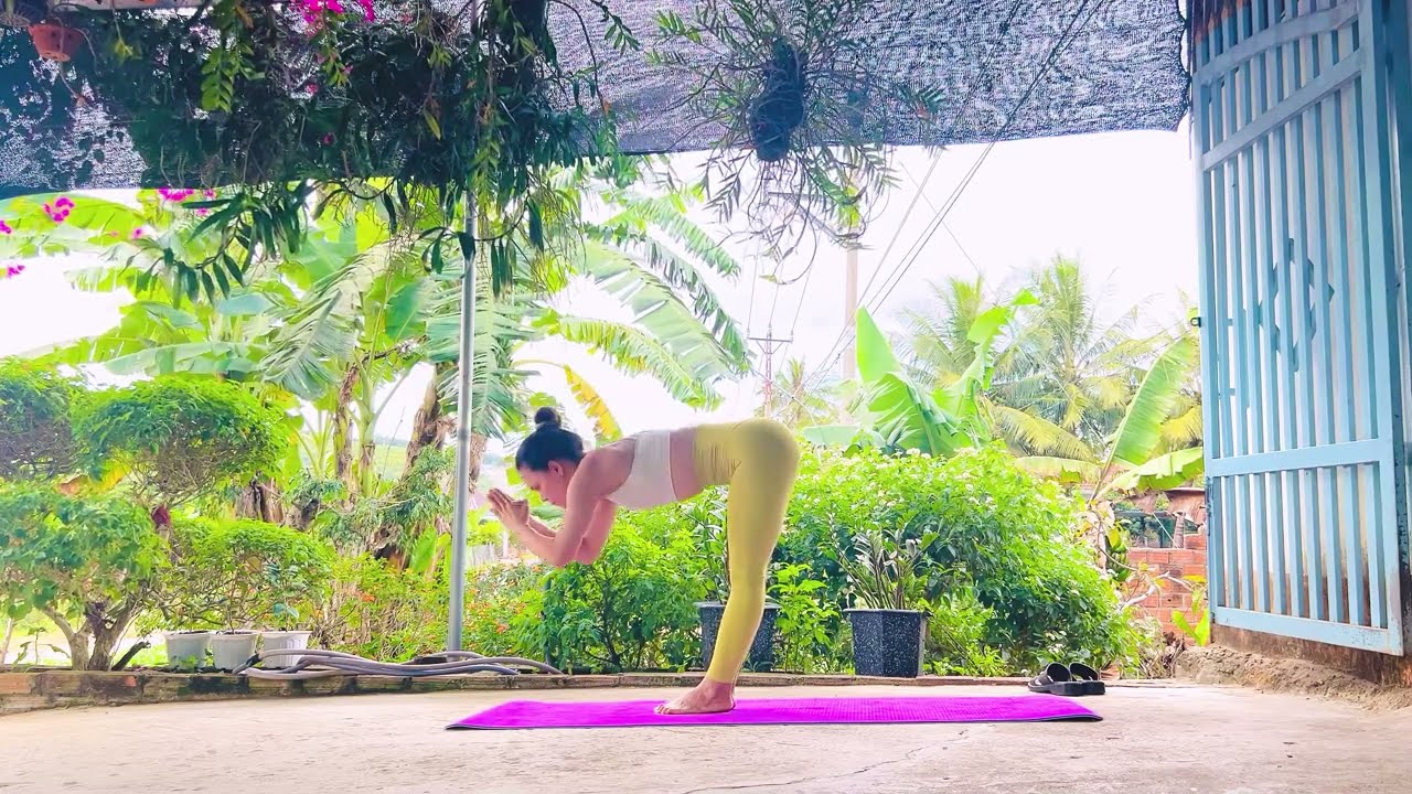 Workout Stretching legs with Xena, Yoga Flow In Mini-Dress - YouTube