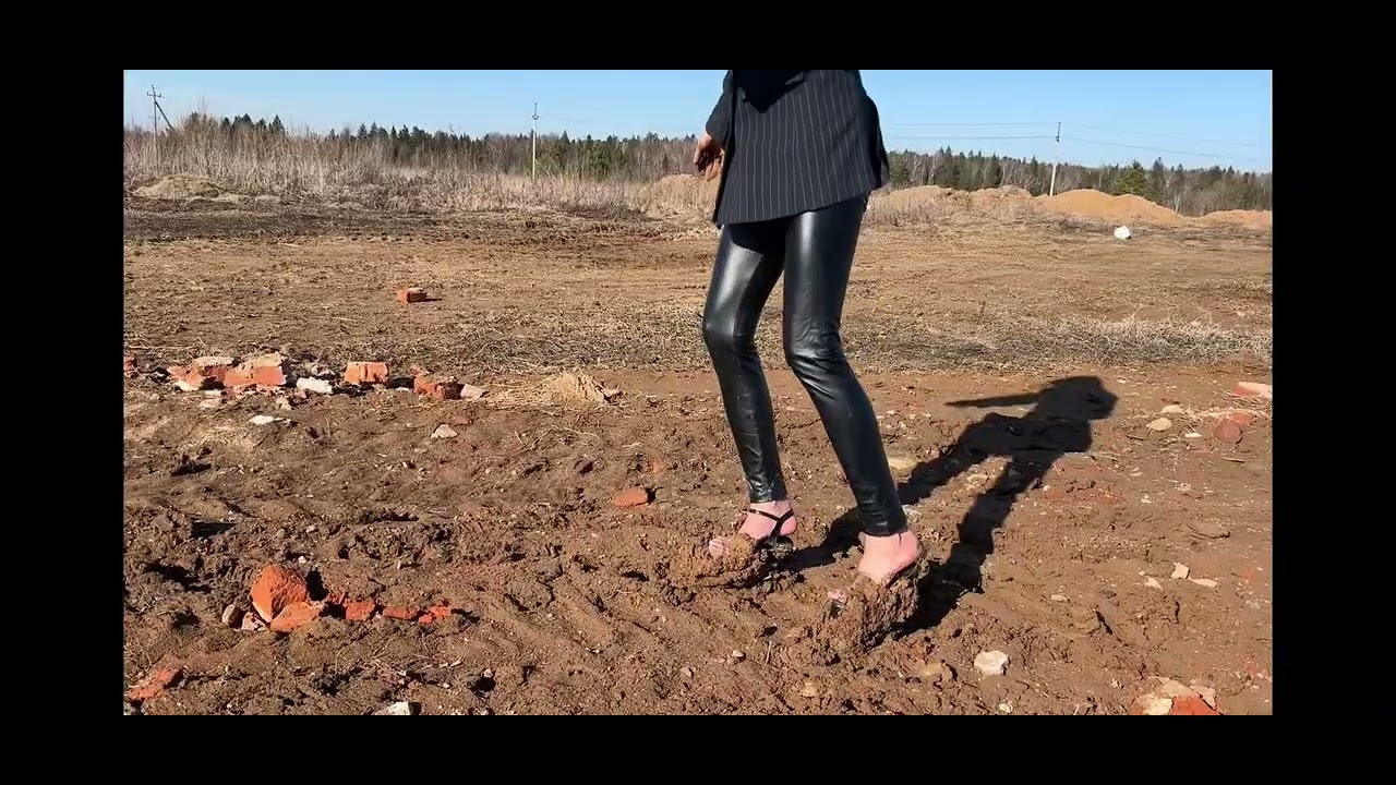 Extremely high heels, muddy road, sticky mud, walk on mud, can’t walk ...