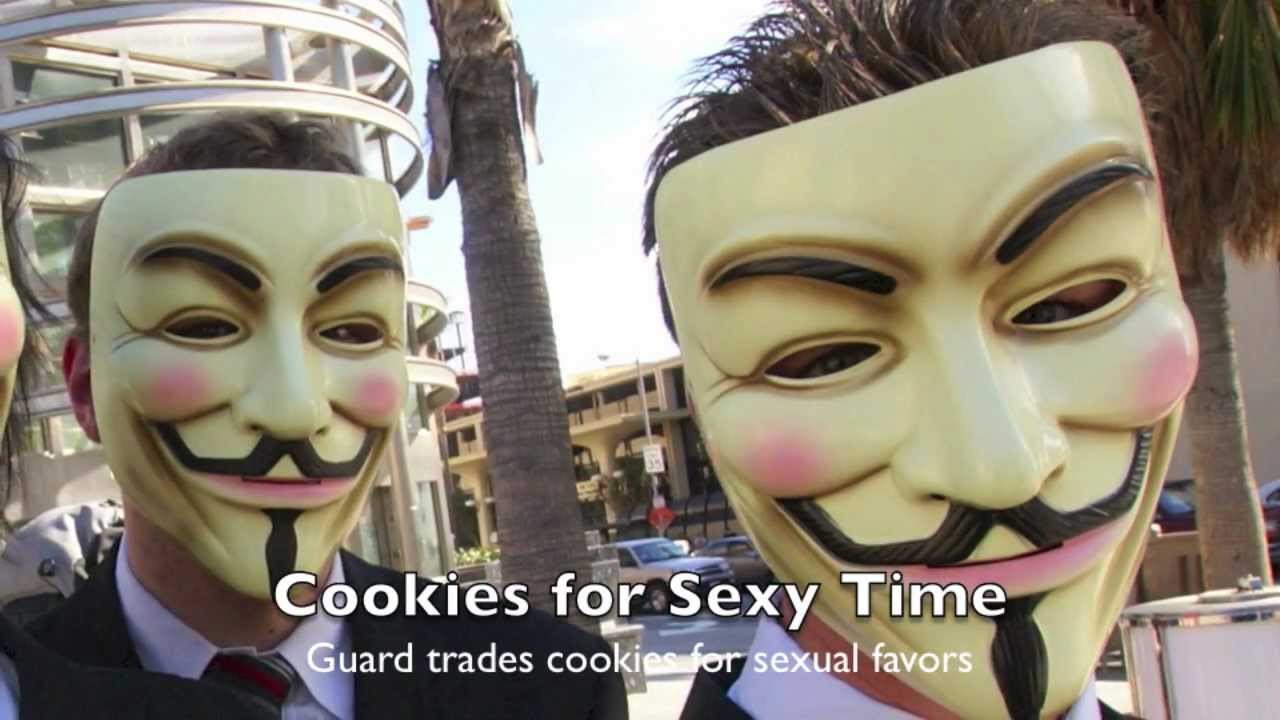 Anonymous Media: Jail Guard Cookie for Nookie with inmates - YouTube