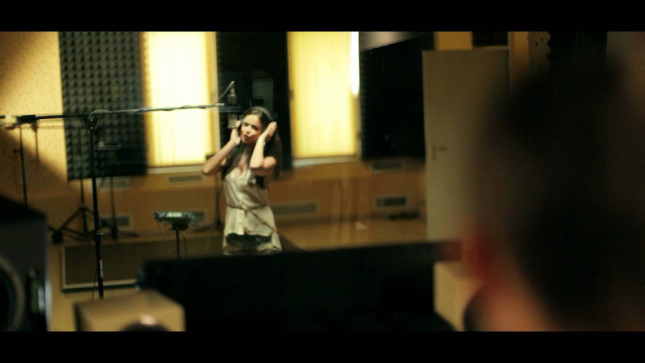 Ruxandra Bar - Step up (OFFICIAL VIDEO) - YouTube