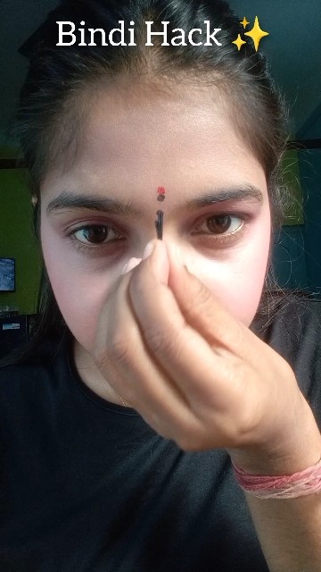 Bindi Hack Using Lipstick 😍#bindi #bindihack #makeuphacks #hack #shorts ...