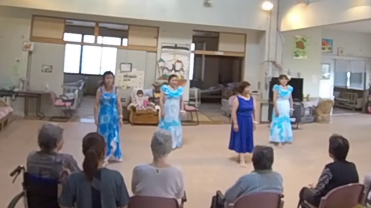 Blue Hawaii ブルーハワイ HULA - YouTube