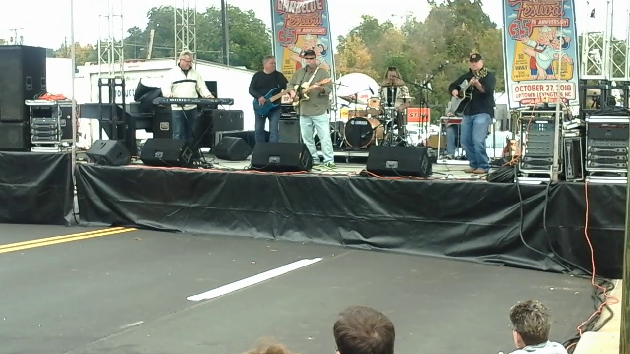 Chelsea Sorrell and Runaway Train "Brandy" (Mickey Wall) - YouTube