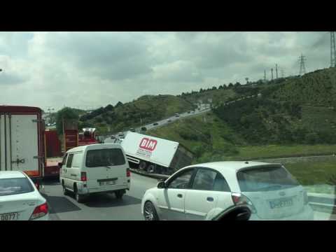 Bim kamyonu devrilmiş Kaza anı