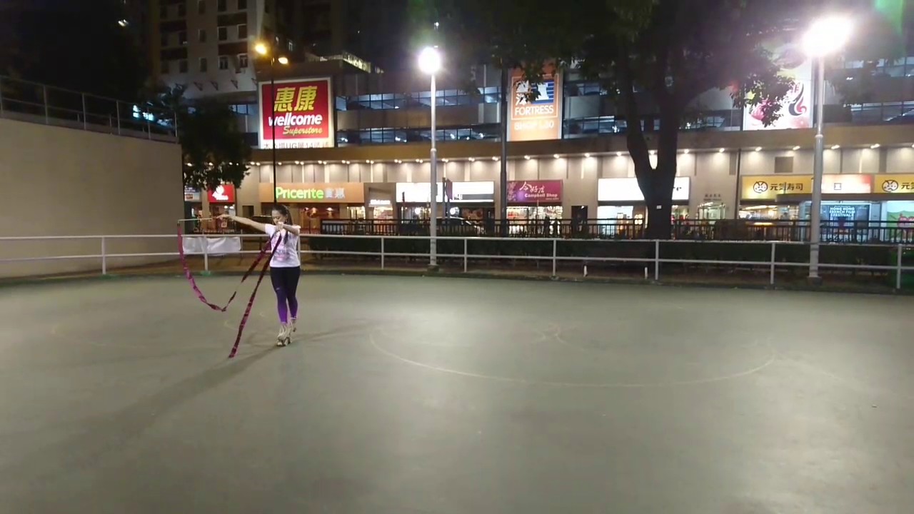 Artistic Roller Skating with Ribbon - YouTube