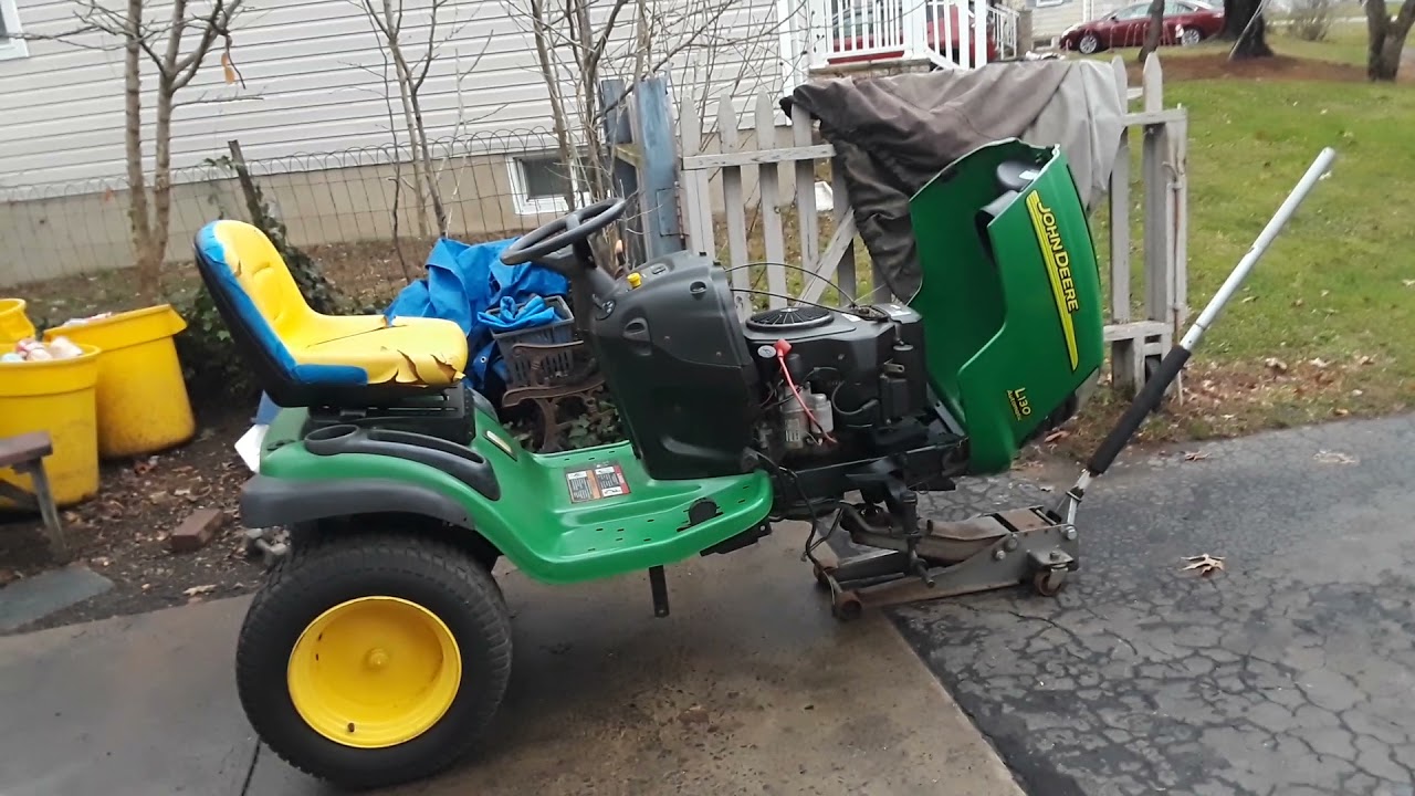 Finishing up the John Deere L130. Last good day for paint. Done! 🎨 ...