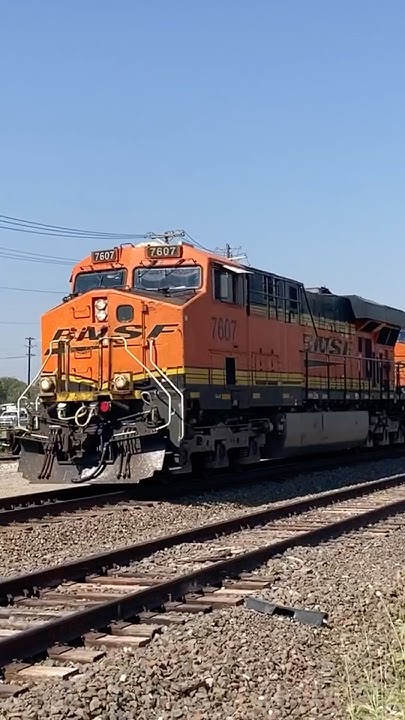 BNSF #7607 (Justin, Texas) - YouTube