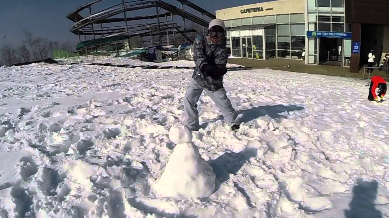 Man vs Snowman - The Snow Guys - YouTube