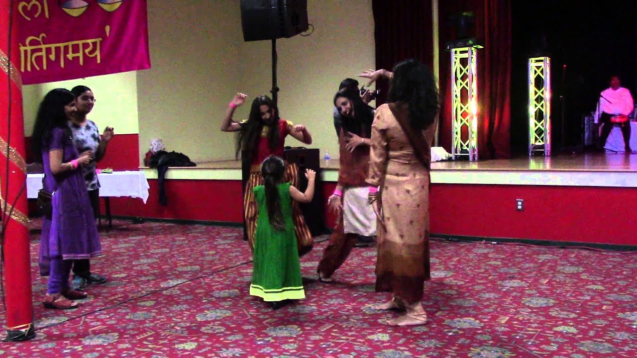 Aaja Aaja Main Hoon Pyar Tera By Raju Chithambaram & Divya Raman - YouTube