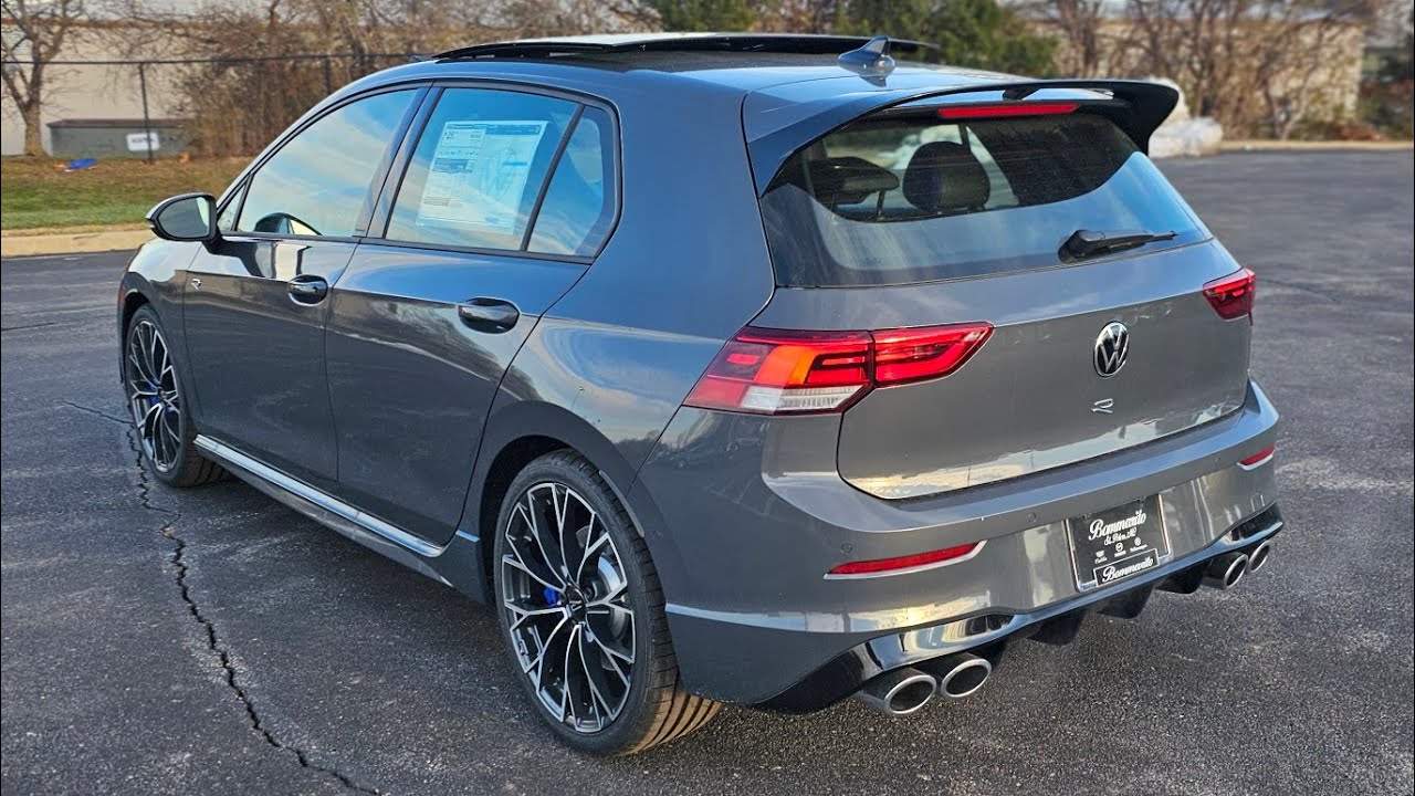 2026 VW Golf R 2.0T NEW COLOR! #shorts #cars #golfr #reesesellscars # ...