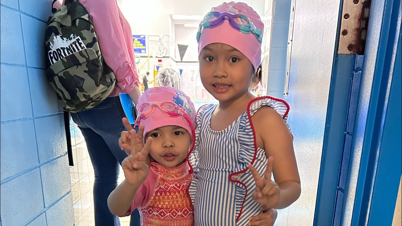 Swimming lesson Starfish 2 - YouTube