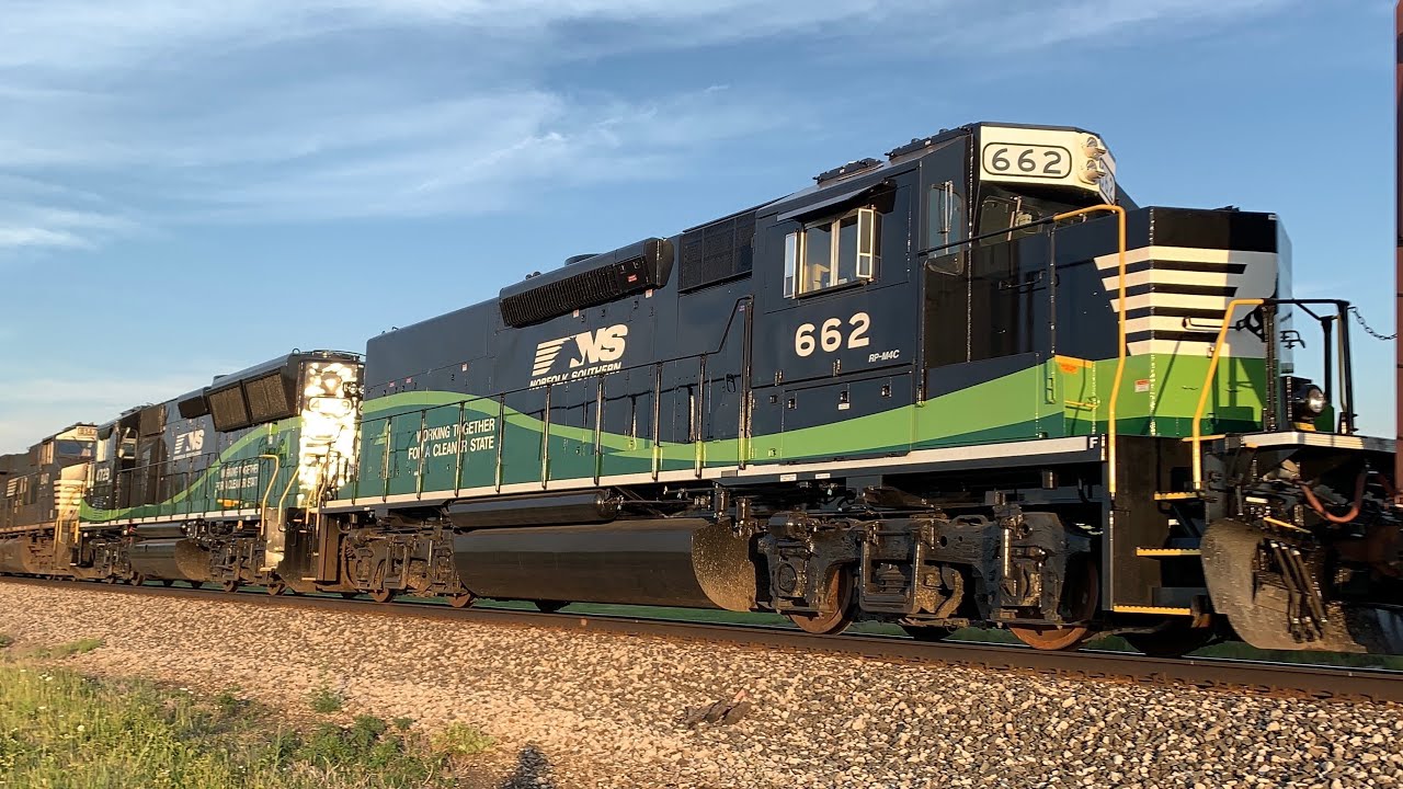 NS ECO Slug Set- NS #4729 GP33ECO & NS #662 RP-M4C Trail on NS 310 - YouTube