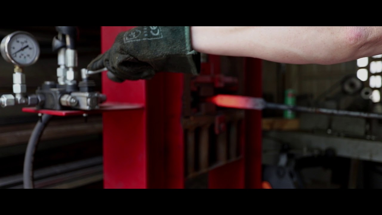 Mitchell Hand-made - forging a utility knife - YouTube