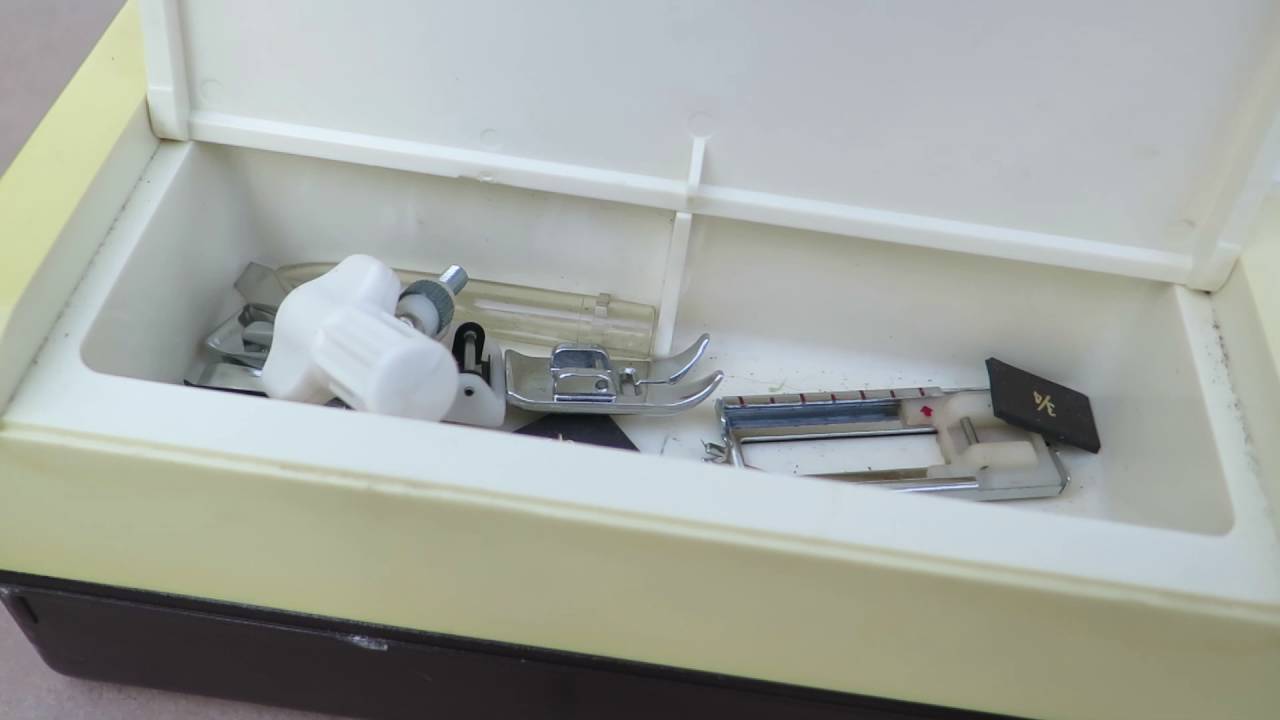 PFAFF SEWING MACHINE HOBBY 741 - YouTube