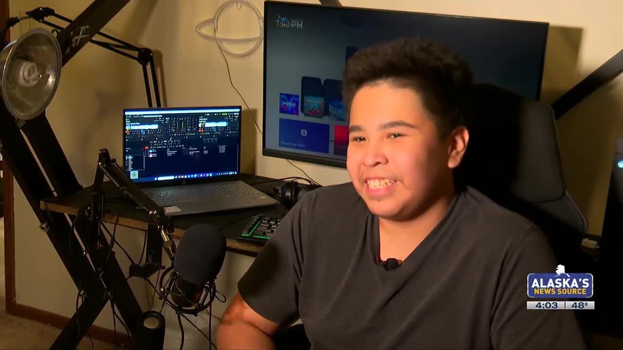 Blazing a broadcast trail under his bunk bed! Teen Colton Prince 'rock ...