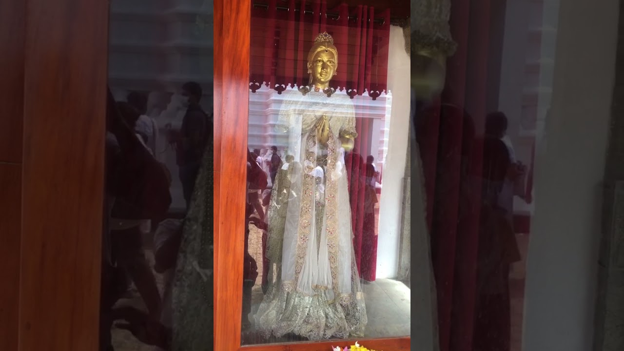 Queen of viharamahadewi protect kalani temple - YouTube