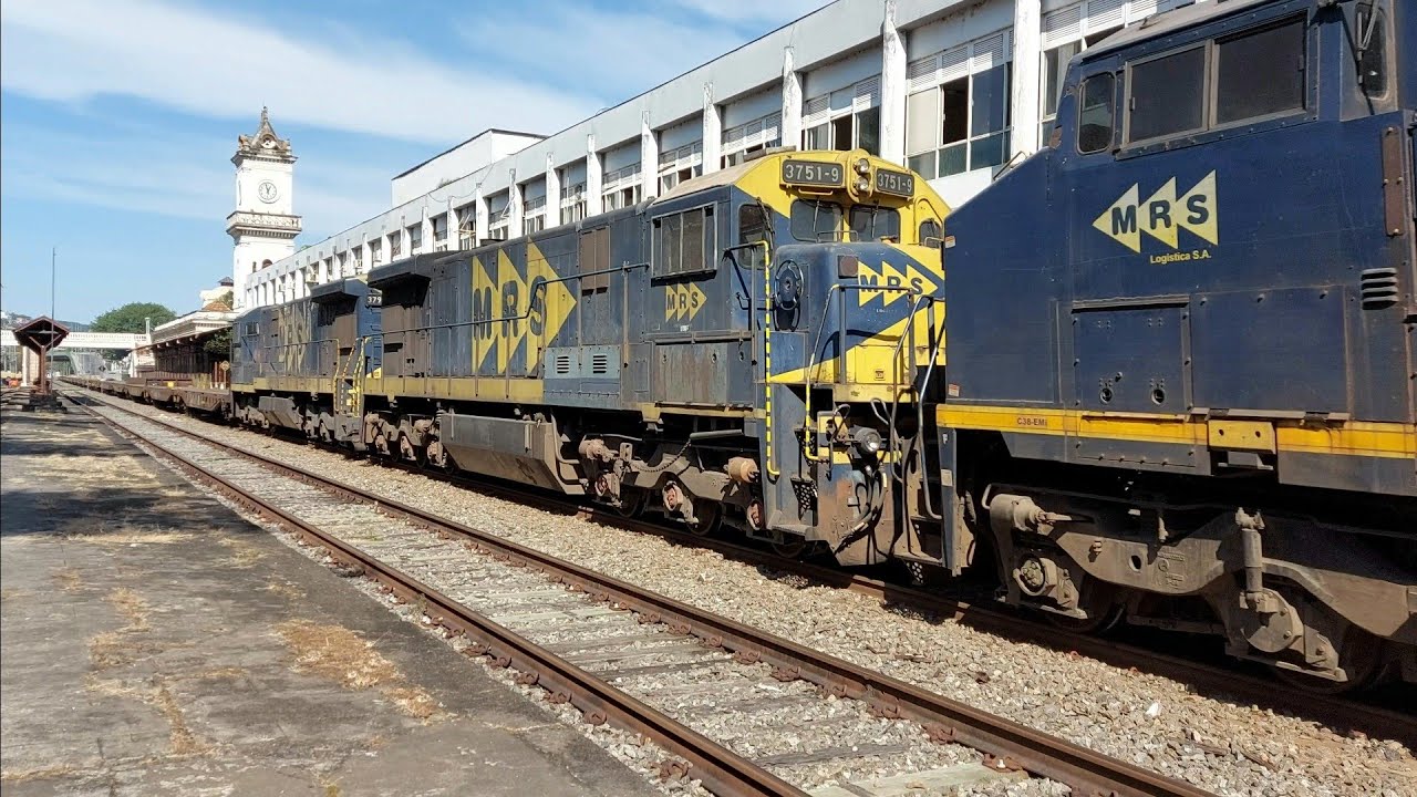 Trem de Carga Geral com 6 Locomotivas da MRS Logística passando pelo ...