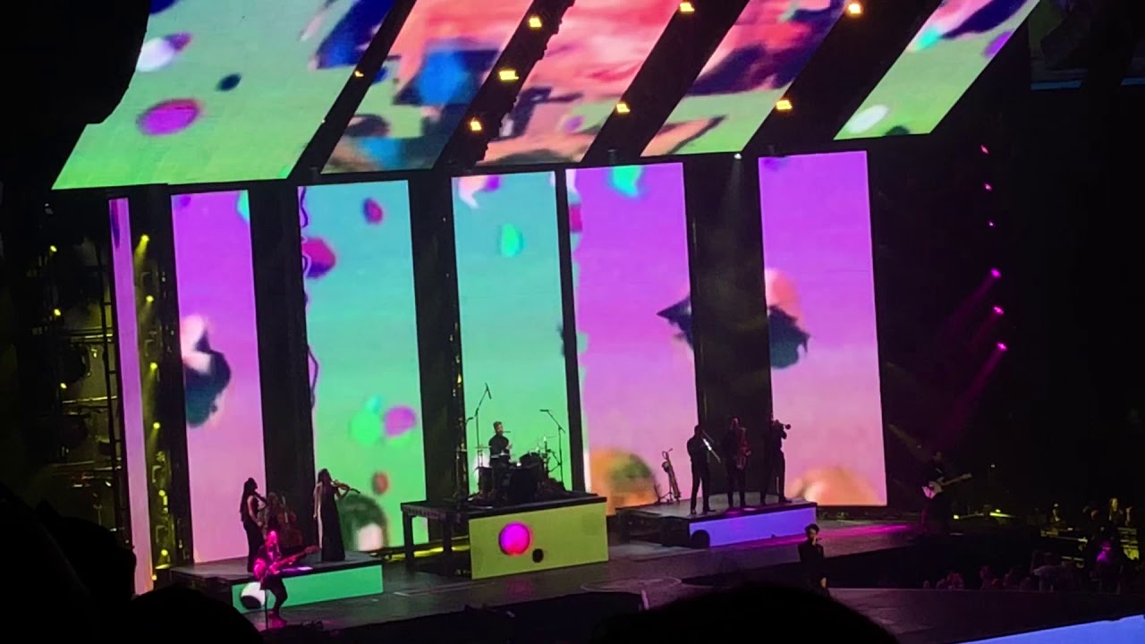 Panic! At The Disco- Girls Just Wanna Have Fun // PFTW Tour Live in ...