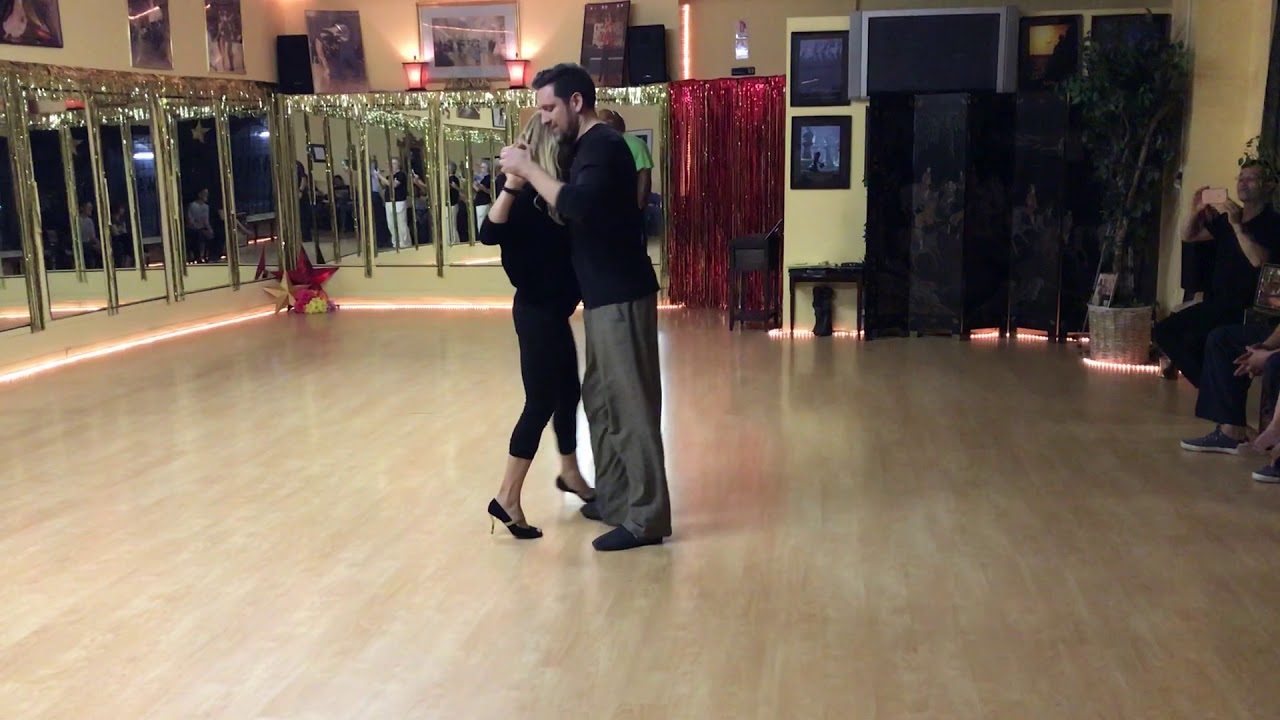 MILONGA ADVANCED: Playing with changes of weight and rhythm - YouTube