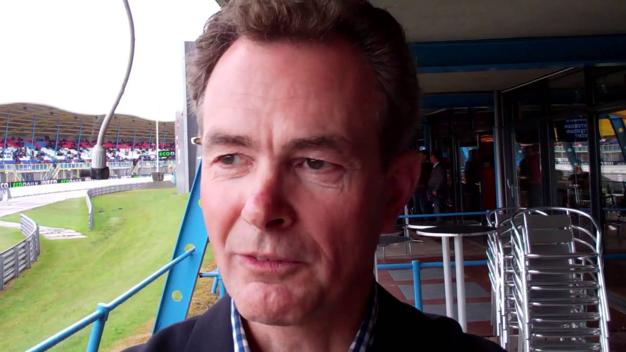 Interview Johan Becker: van MON naar KNMV - YouTube