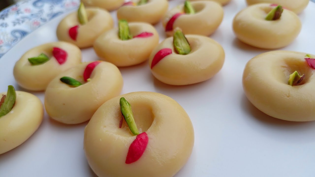 Pala Kova Sweet | Milk Powder Peda in Telugu | Milk Peda recipe | Usha ...