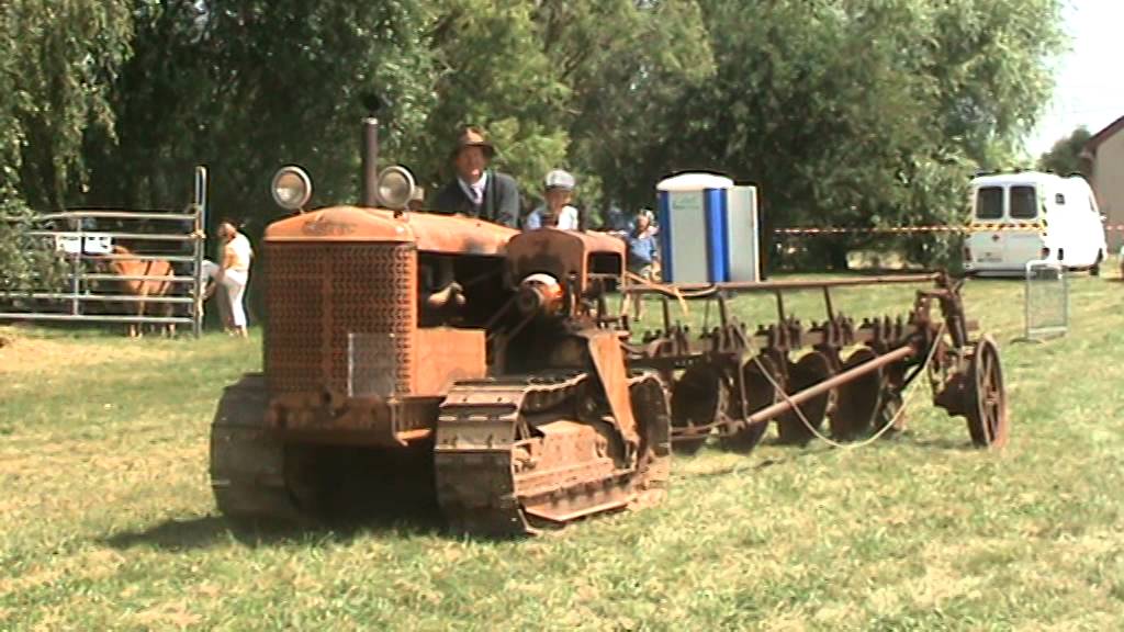Fête des Aricandiers 2014 - Corbreuse (91), France - Cletrac DD 1949 ...