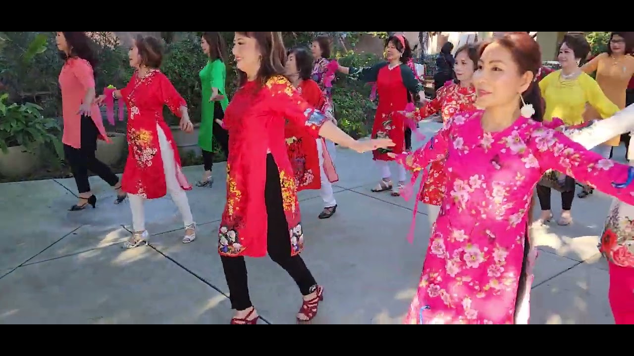 Xuan Hop Mat & Xuan va Tuoi Tre - YouTube