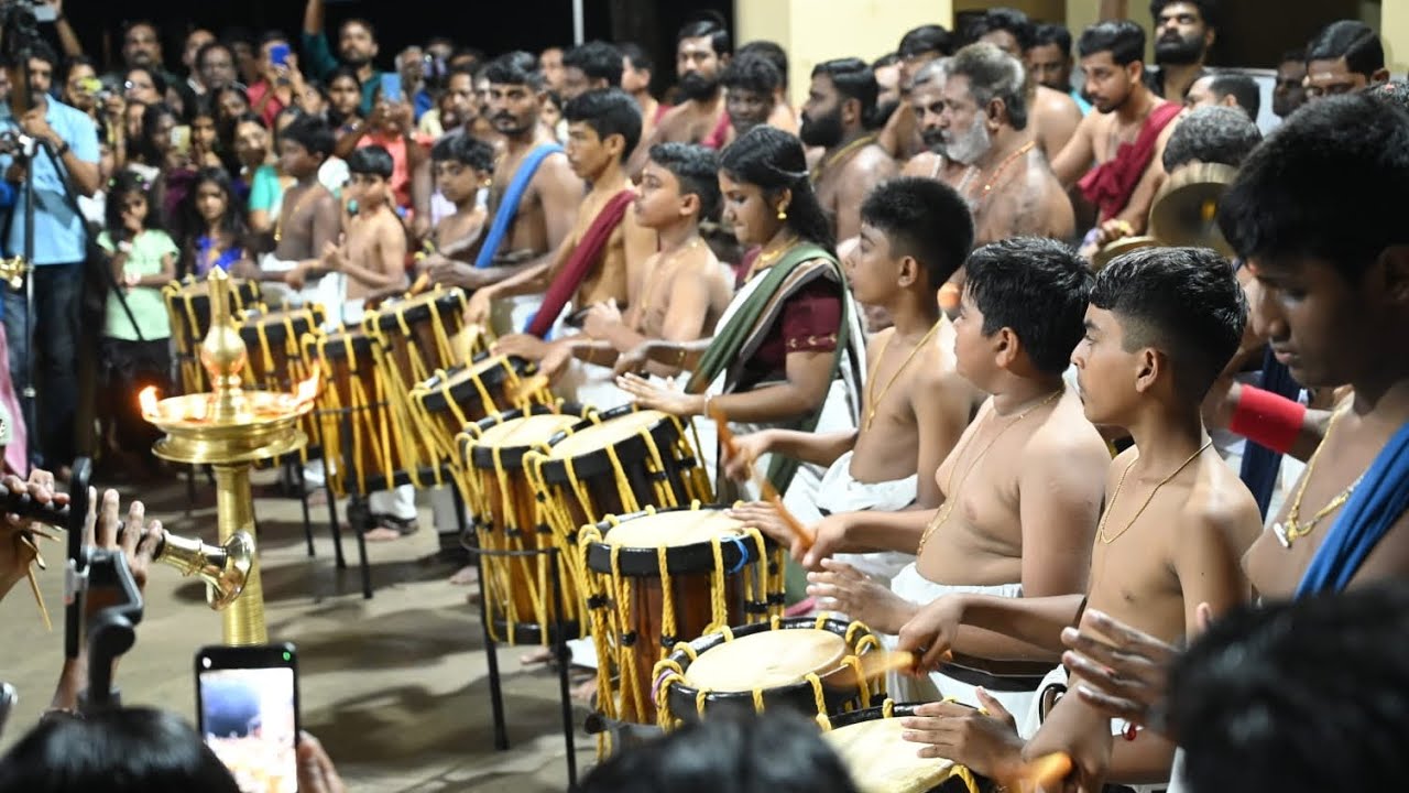 “Panchari Melam 🔥 | Chenda Maalam Arangettam | Kuttumukha Shiva Temple ...