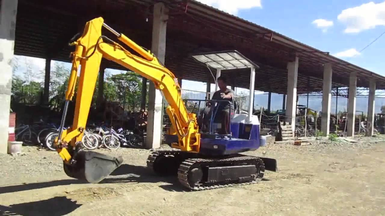 Backhoe Komatsu PC10-5 - YouTube