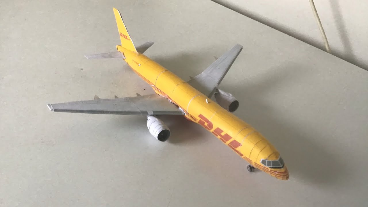 DHL 757 Papercraft - YouTube
