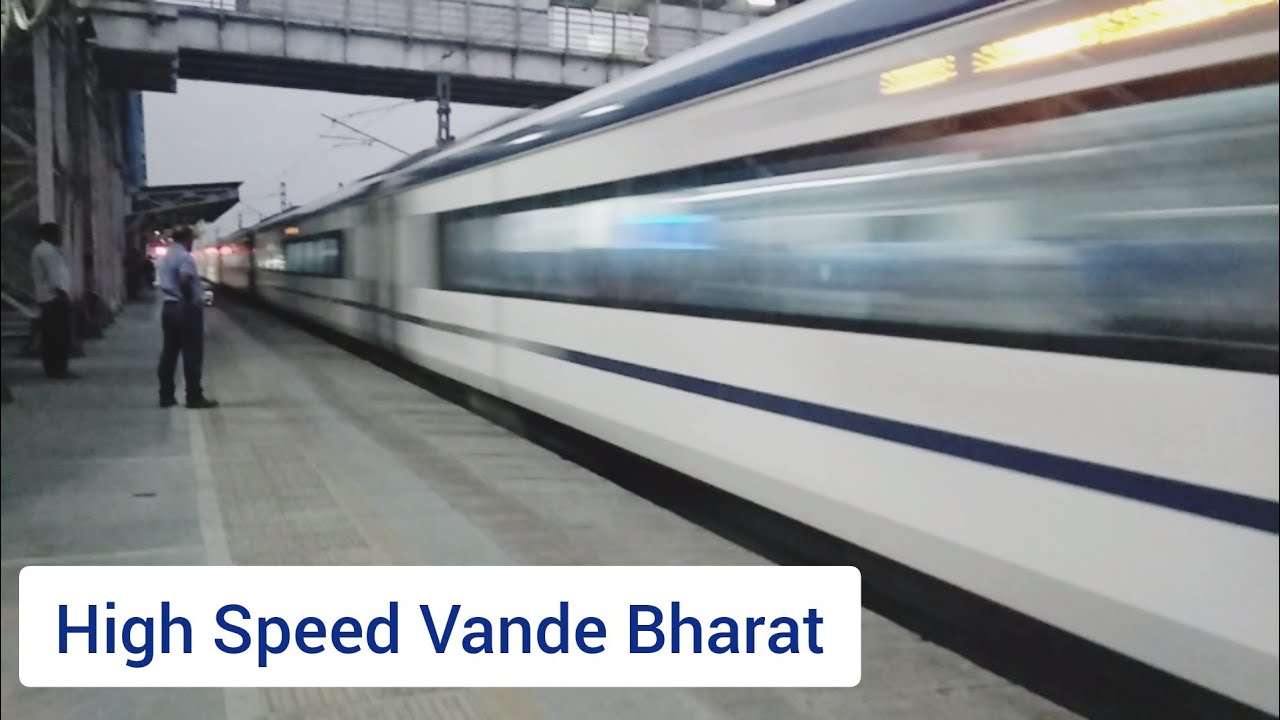 High Speed Vande Bharat Expess + Ramnagar Bandra Express Back to Back ...