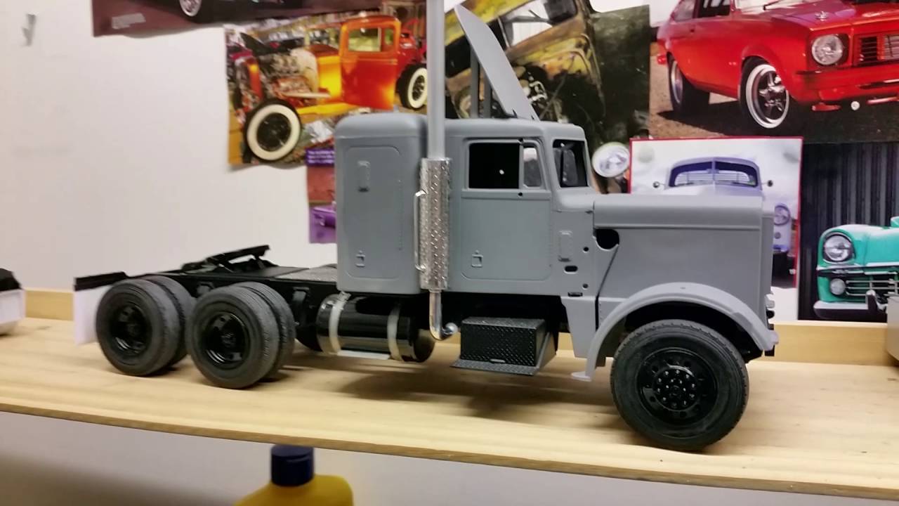 Revell Peterbilt 359 #2 - YouTube