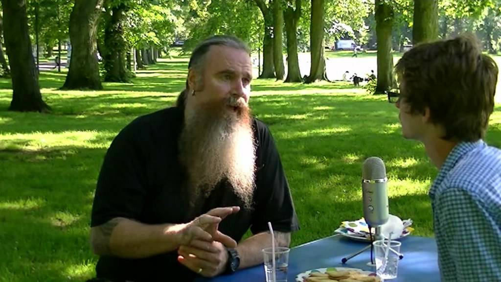 Martin Mor (a Picnic at the Fringe) - YouTube