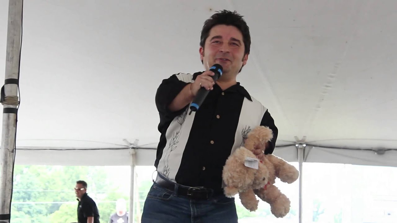 Duke Mason sings 'Judy' at Elvis Week 2013 (video) - YouTube