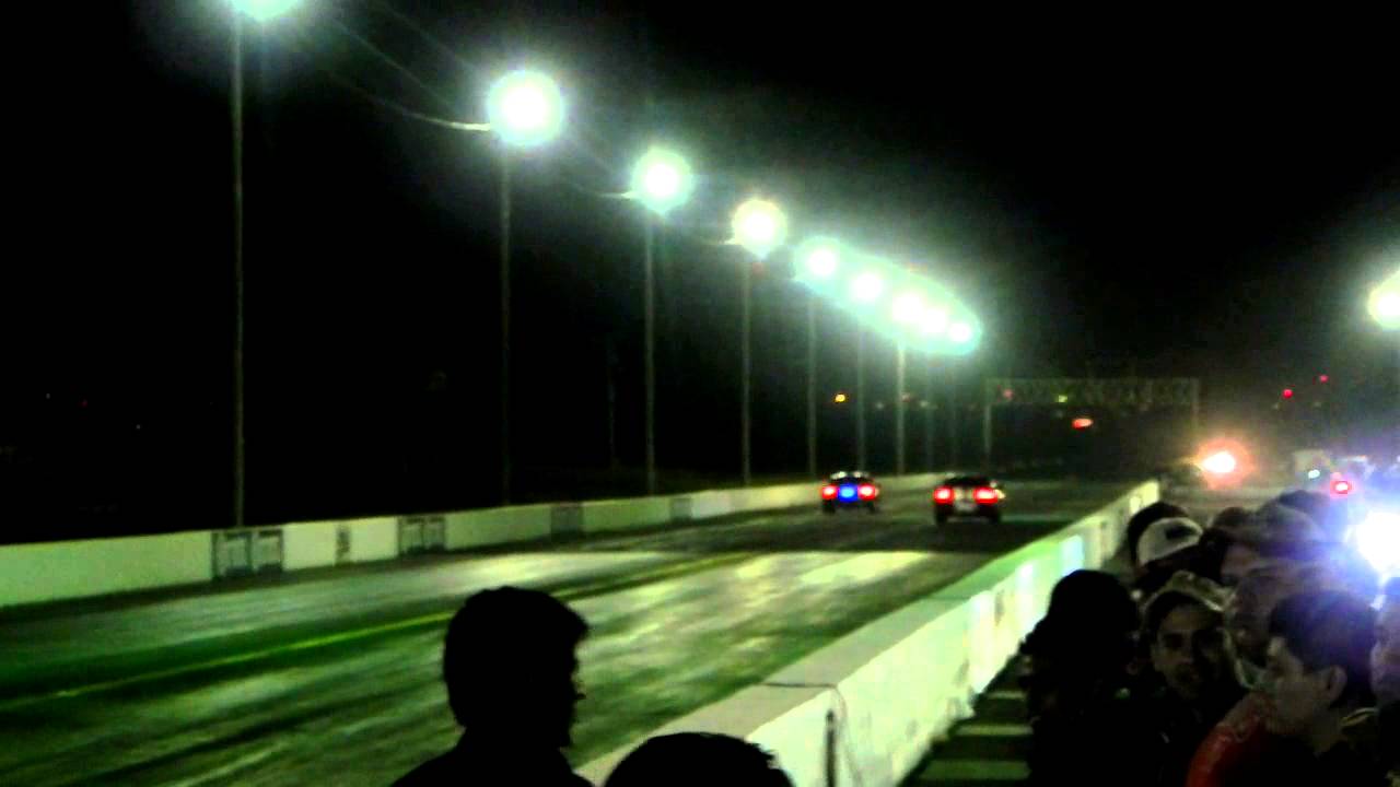 Mustang 2005 Vs Mustang 2003 - YouTube