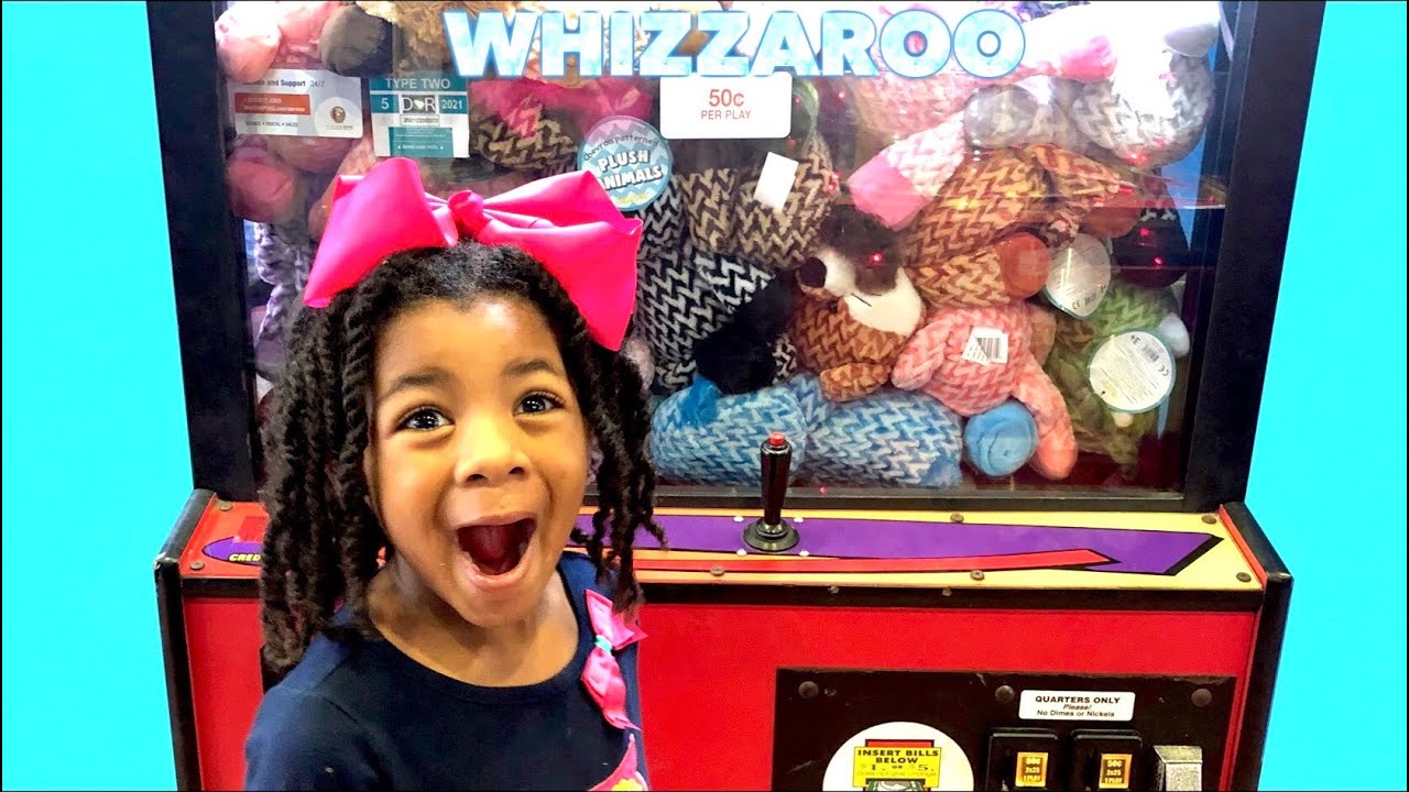 Sparkle Whizzaroo Won the Biggest Surprise in Giant Crane Machine ...