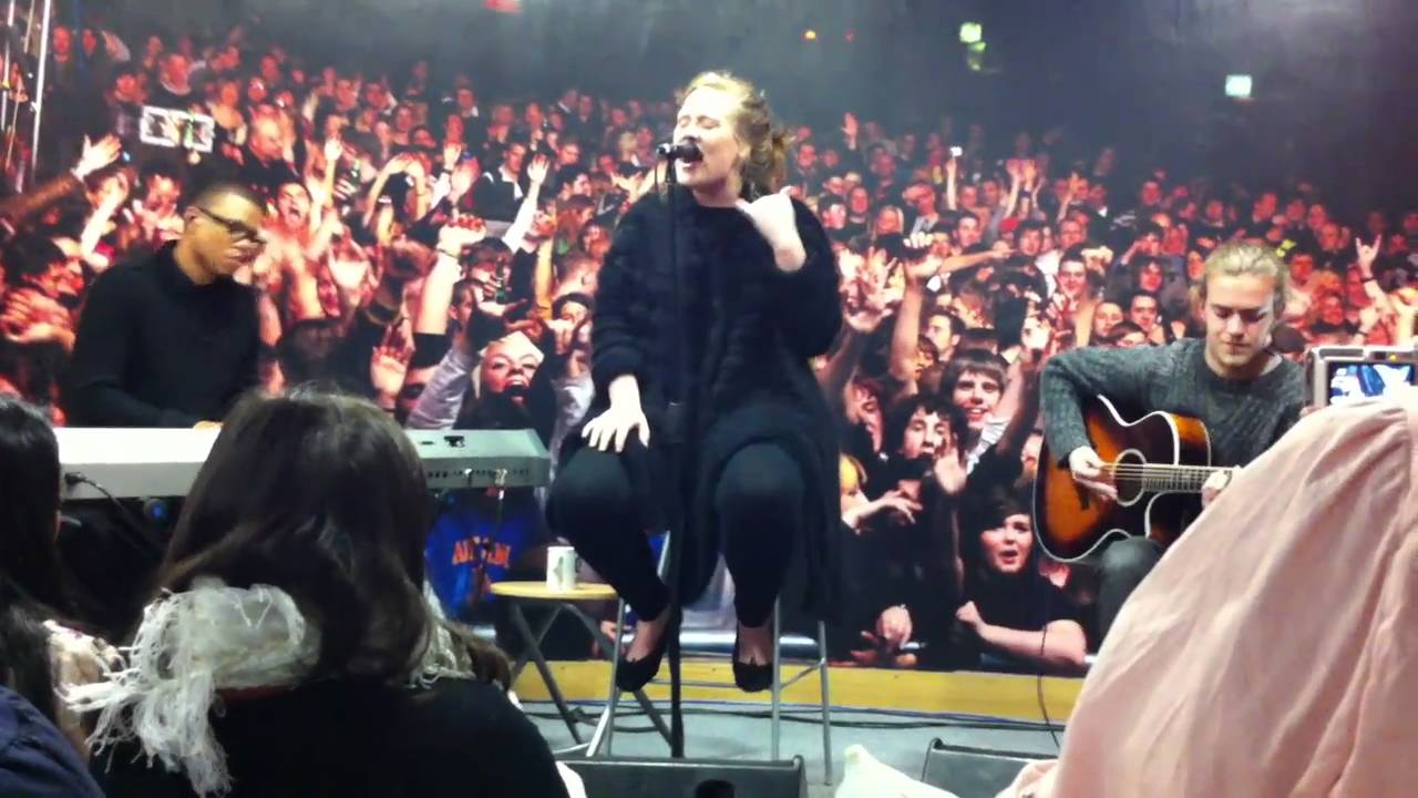Adele - Rolling in the Deep - Manchester XFM Live Lounge Session - YouTube