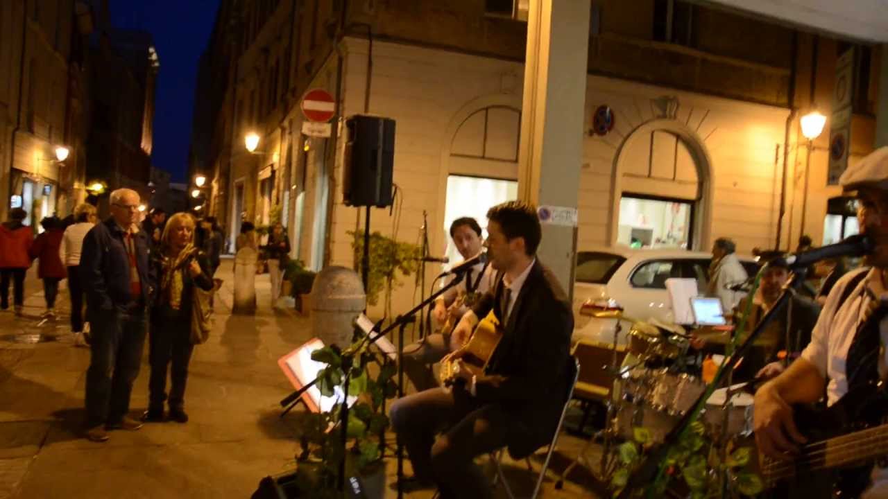 Un Bacio a Mezzanotte - Swing Tonic @ Notte Verde Forlì - YouTube