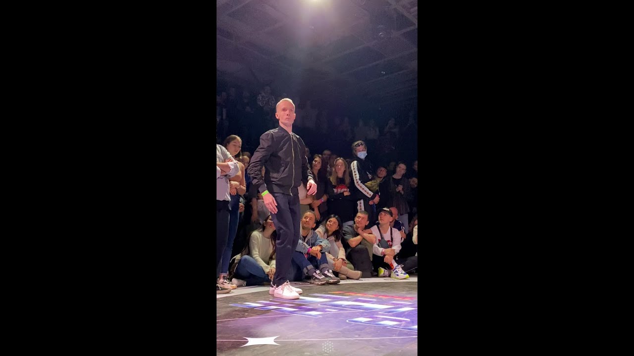 Best Robot Dance by Robot Vall - YouTube