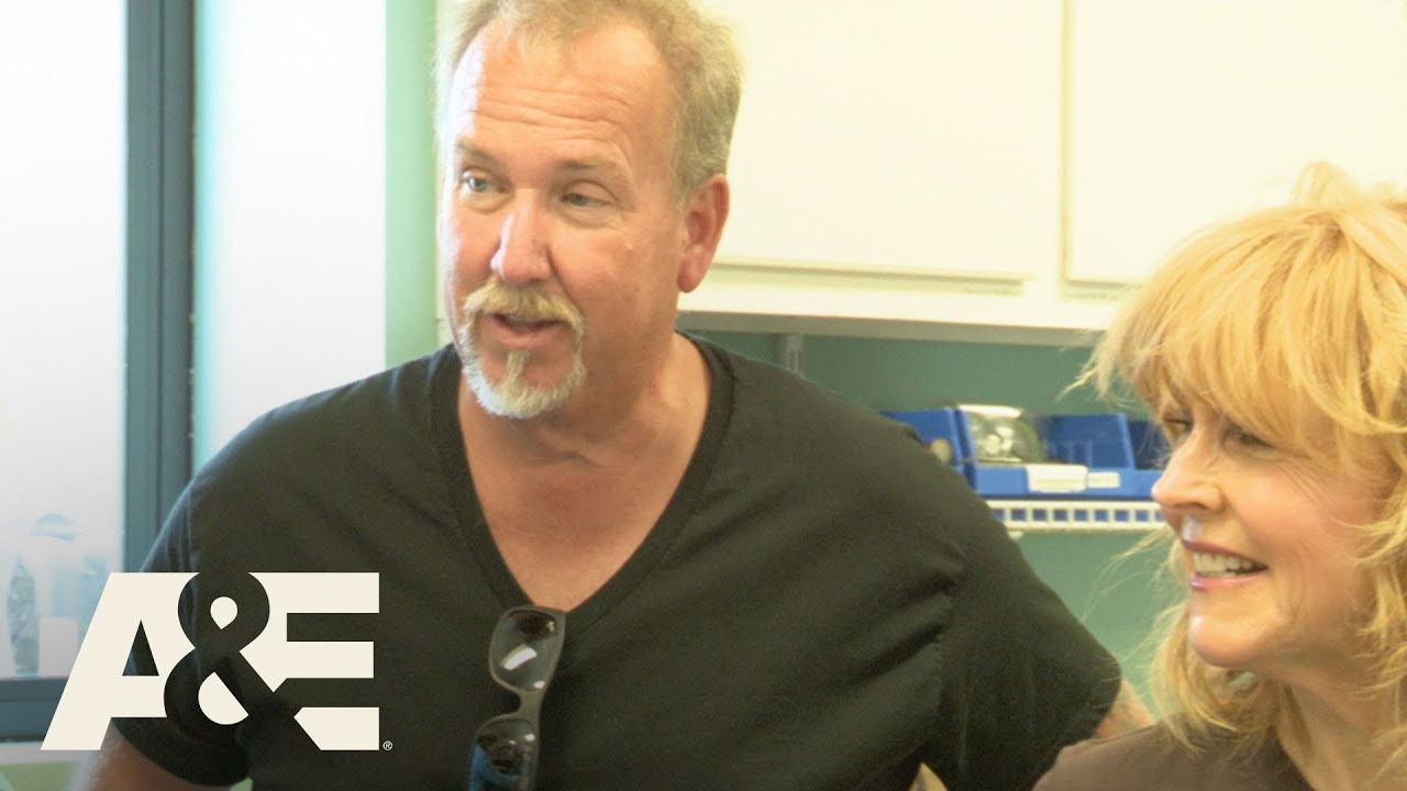 Storage Wars: Bonus - Chad Cuts Soap (Season 11) | A&E - YouTube