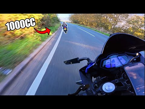 YAMAHA R125 JAGEN GRÖSSERE MOTORRÄDER