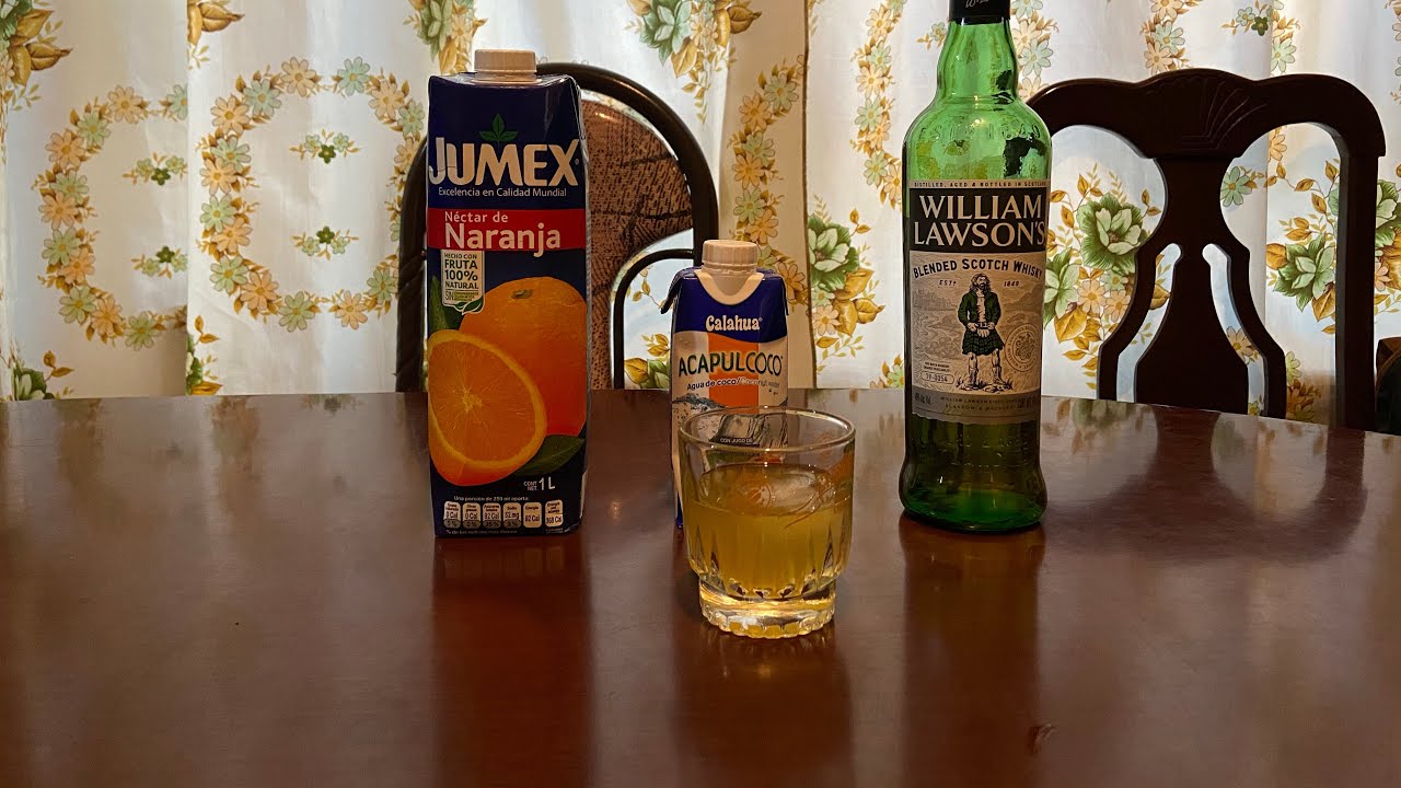 ¿Cómo hacer el Cóctel Whisky Sobre el Coco? || Bebidas con Whisky - YouTube