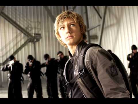 Alex Rider Stormbreaker - YouTube