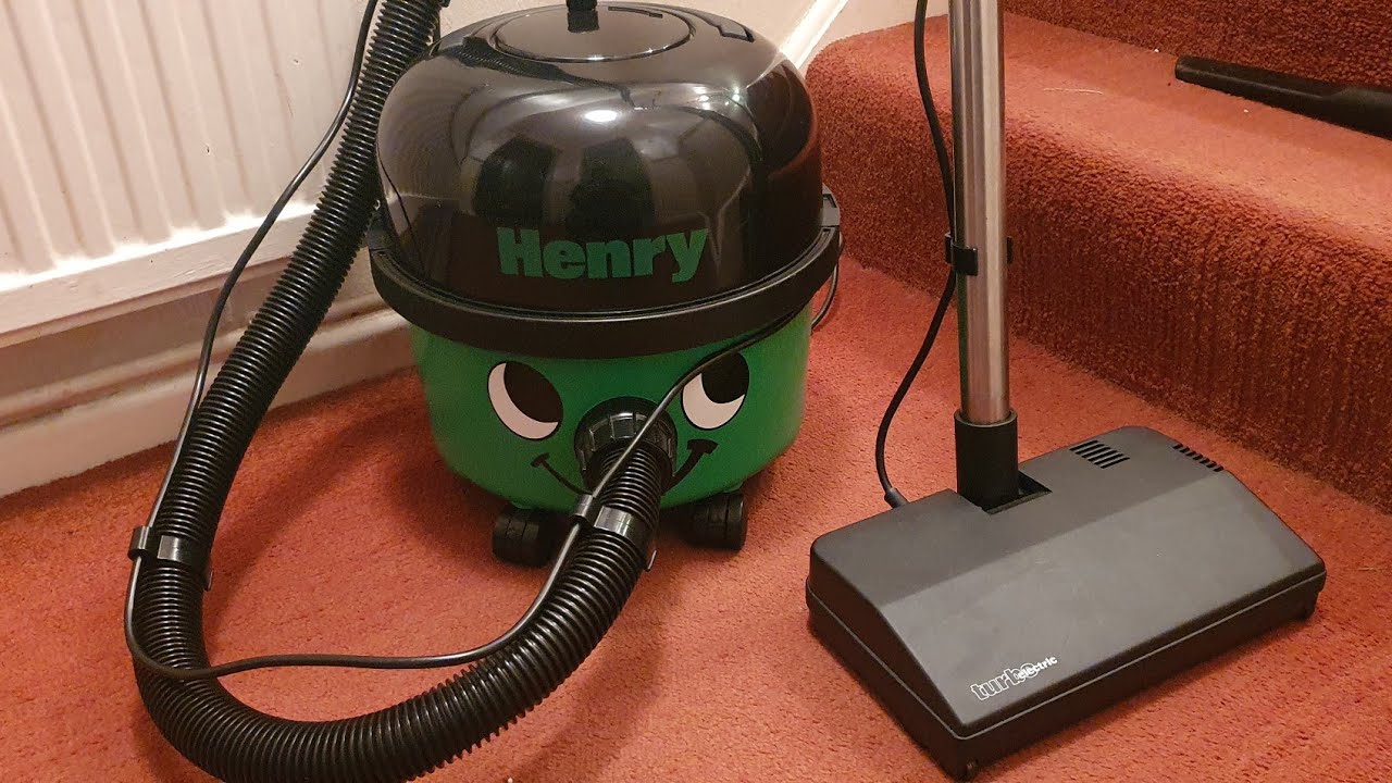 numatic henry hvr200 Green 1993 vacuuming the stairs and power head ...