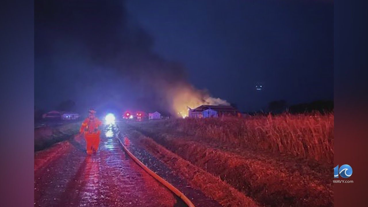 Barn engulfed in flames in Virginia Beach - YouTube