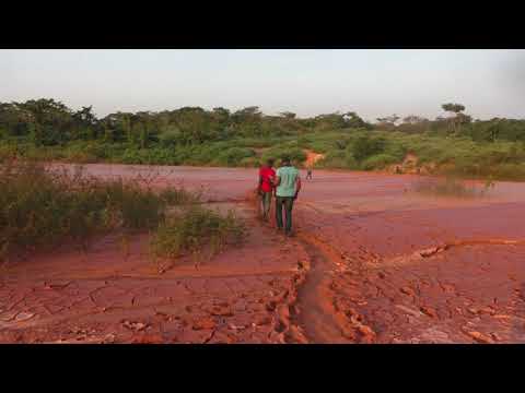 Rivière dans le Lom-et-Djérem (région de l'Est du Cameroun)